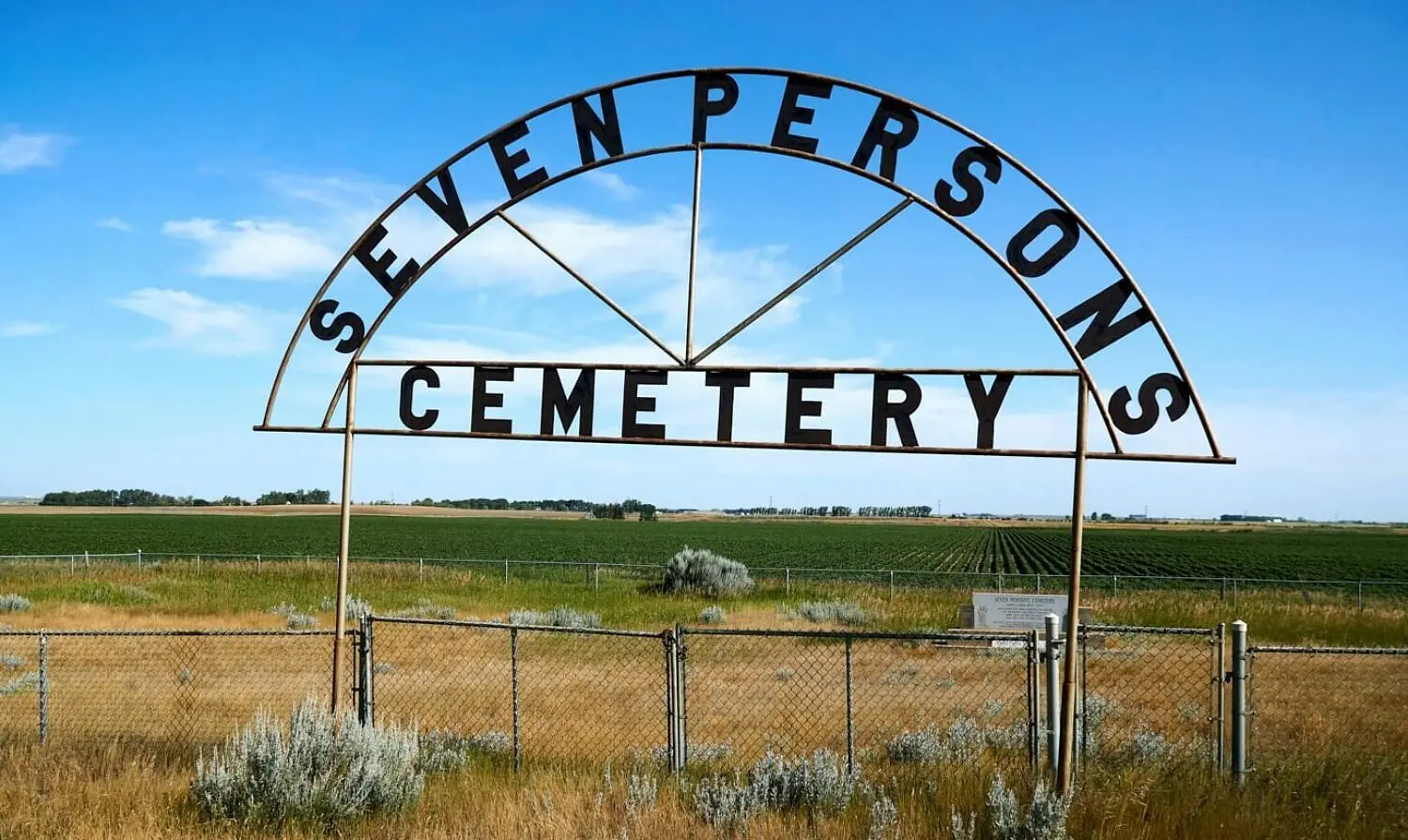 Seven Persons Cemetery · Grant's Tracks